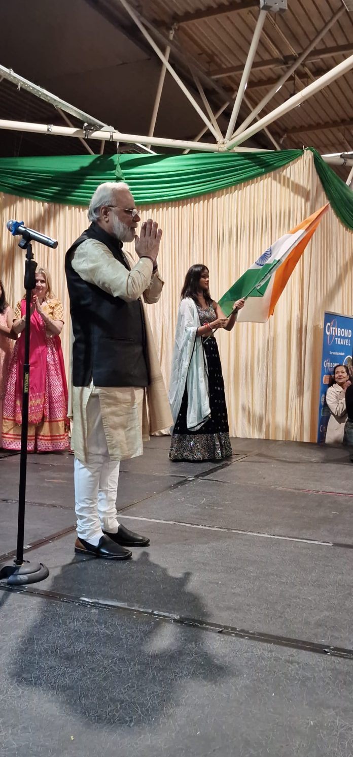 Narendra Modi Dancing Garba? No, Lookalike Mistaken For Prime Minister ...